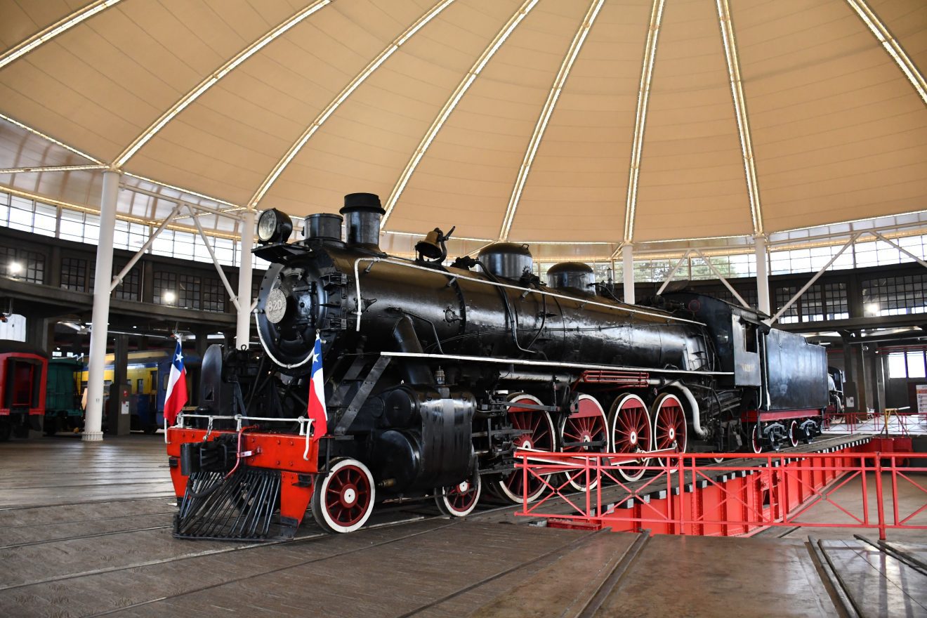 Locomotora 820 / Monumento Histórico – Museo Ferroviario Pablo Neruda